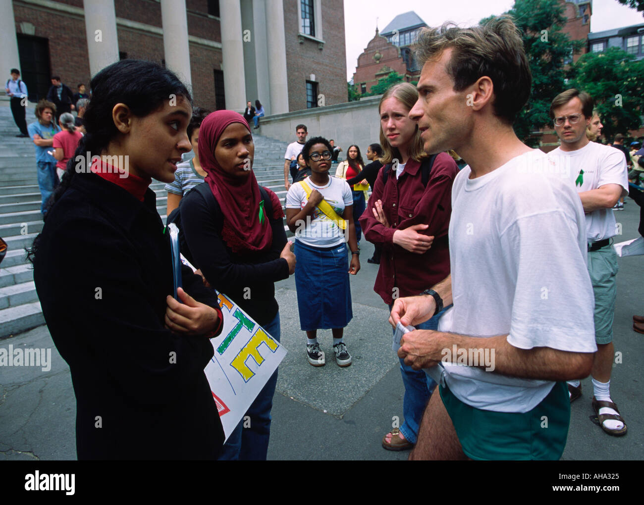 Harvard university students hi-res stock photography and images - Alamy