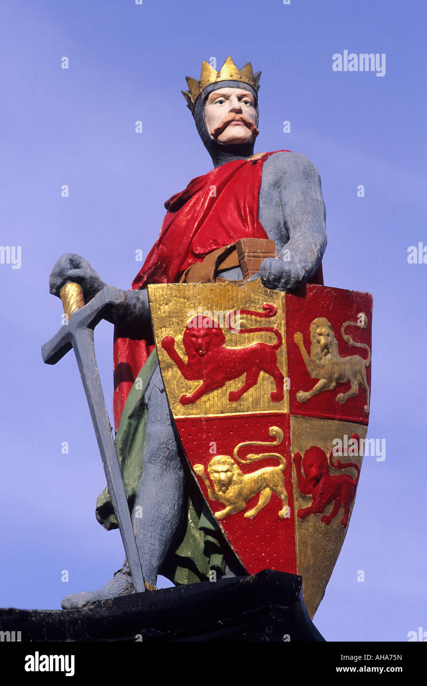 Prince llewelyn statue hi-res stock photography and images - Alamy