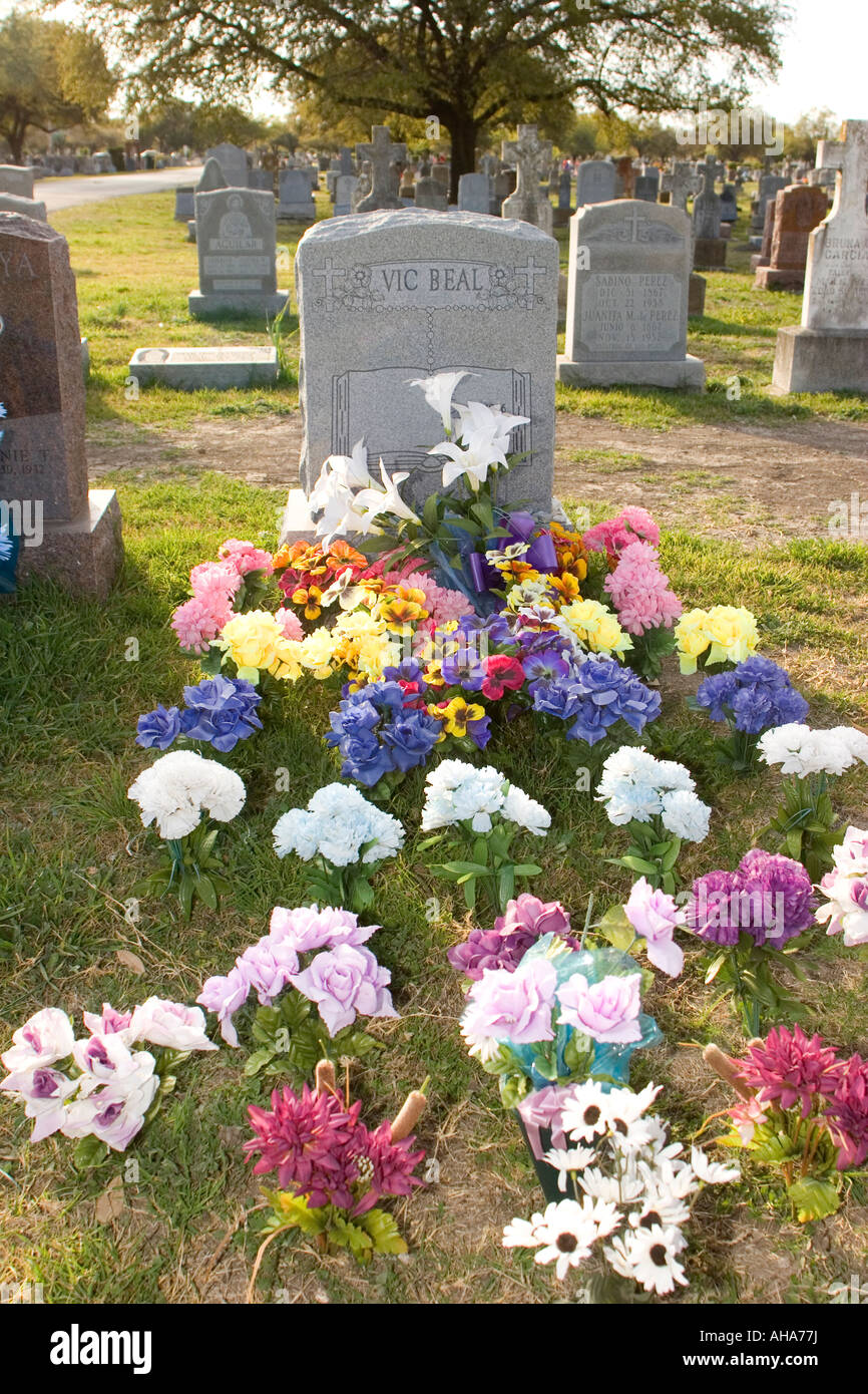 Tombstone grave gravesite dead deceased monument Stock Photo - Alamy