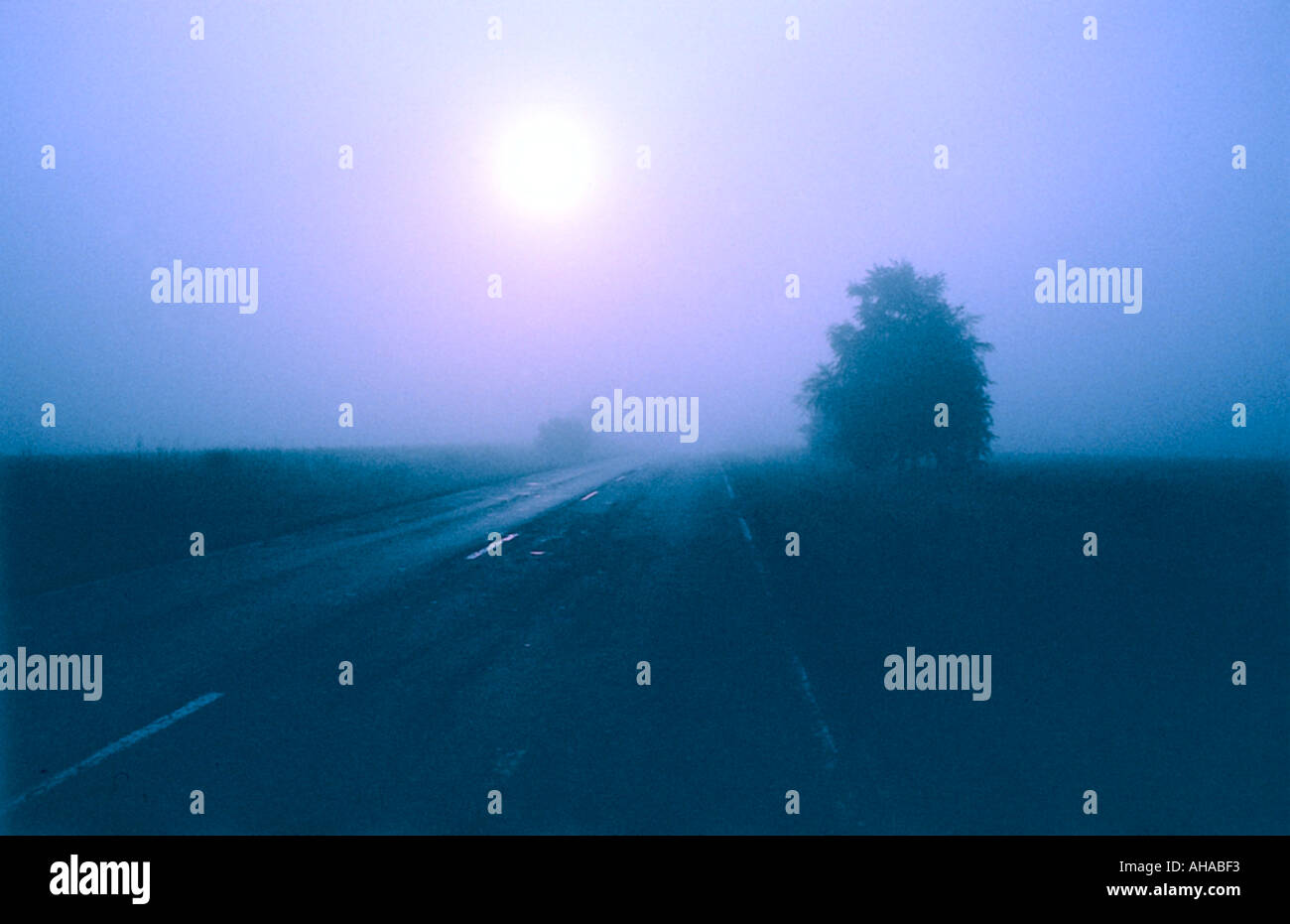 Mist over road hi-res stock photography and images - Alamy