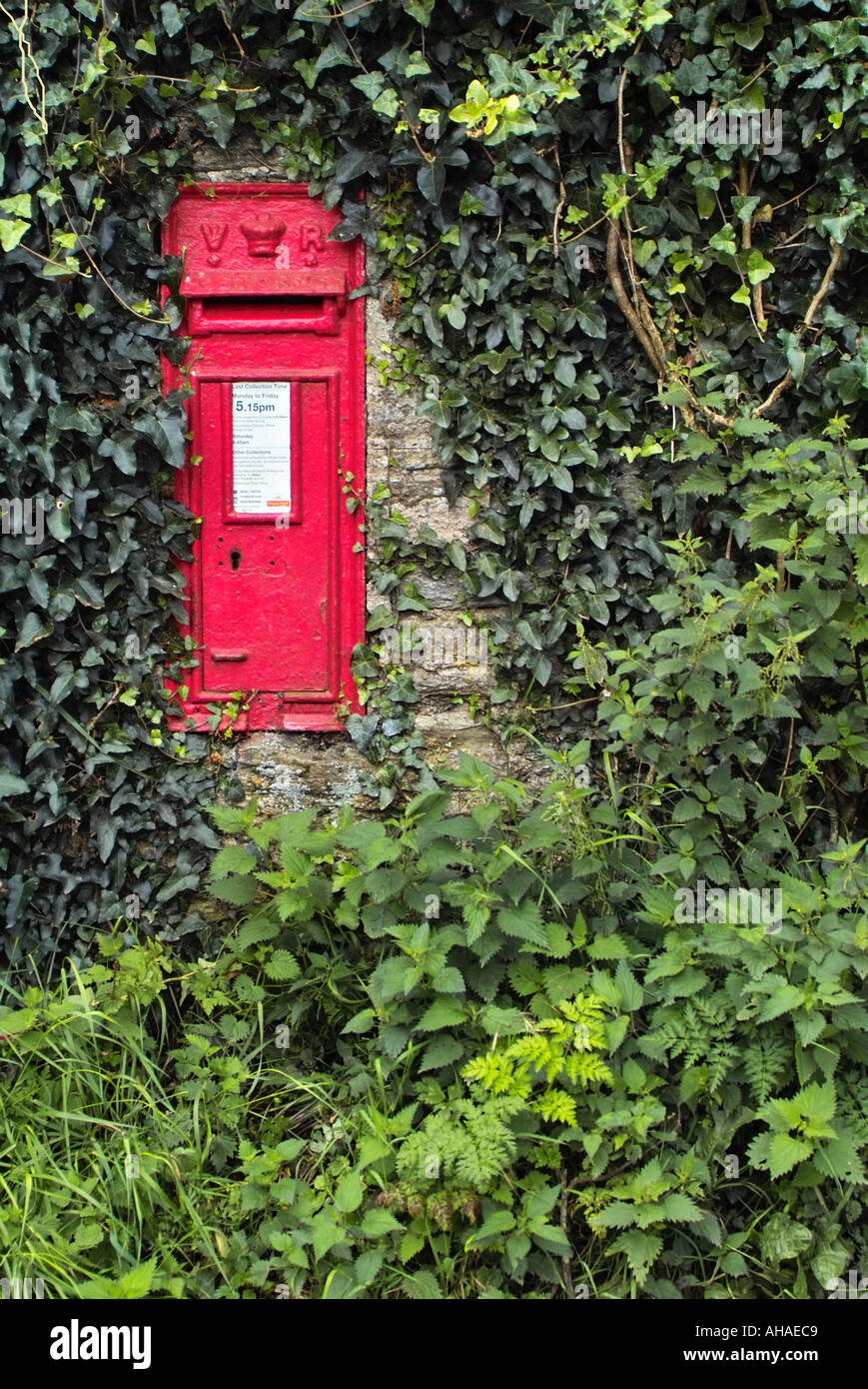 Victorian postbox in wall in hi-res stock photography and images - Alamy