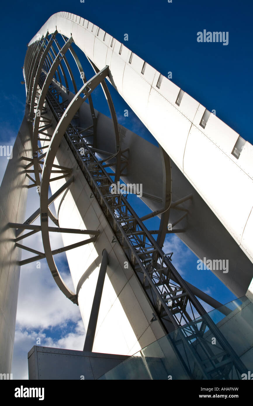 The lift at the glasgow science tower hi-res stock photography and ...