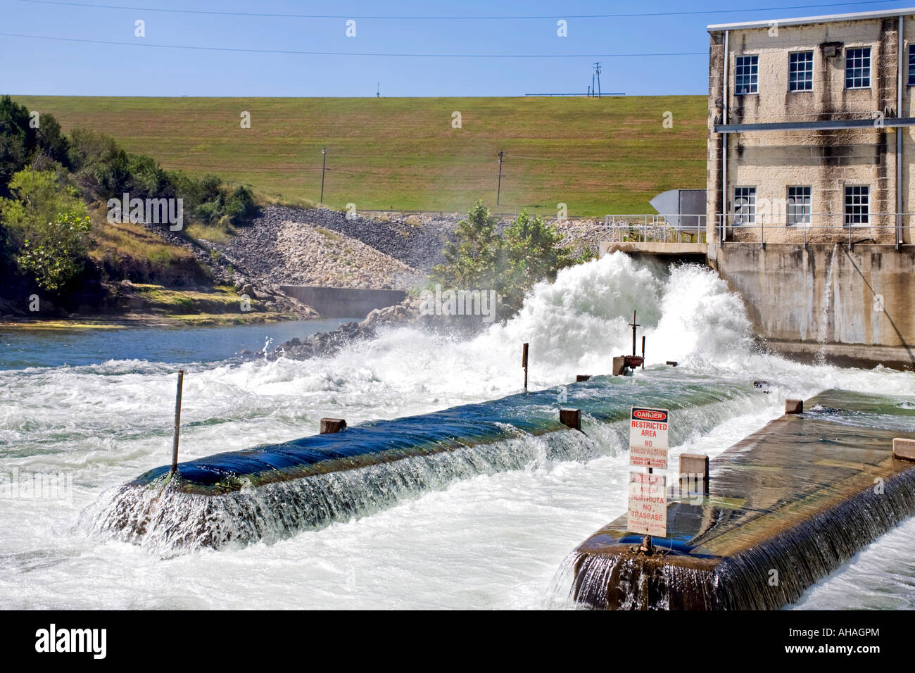 Hyro electric dam hi-res stock photography and images - Alamy