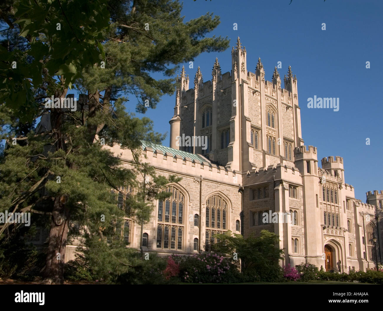 campus of vassar co educational college and thompson library in ...