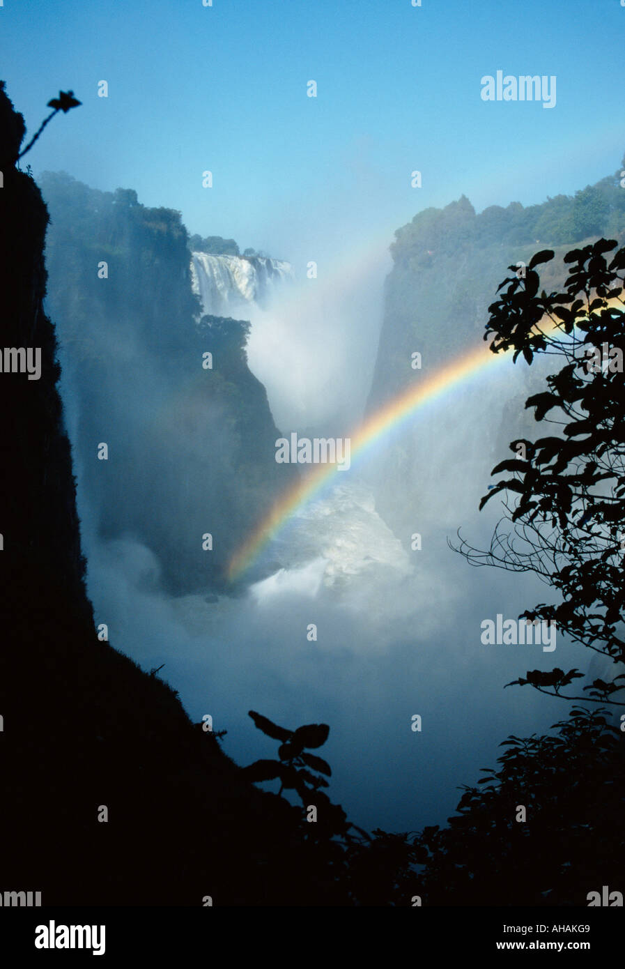 Rainbow from the Devil's Cataract, Victoria Falls, Zimbabwe side Stock ...