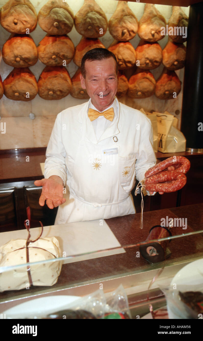 Milan Italy The famous Peck foodstore Stock Photo - Alamy