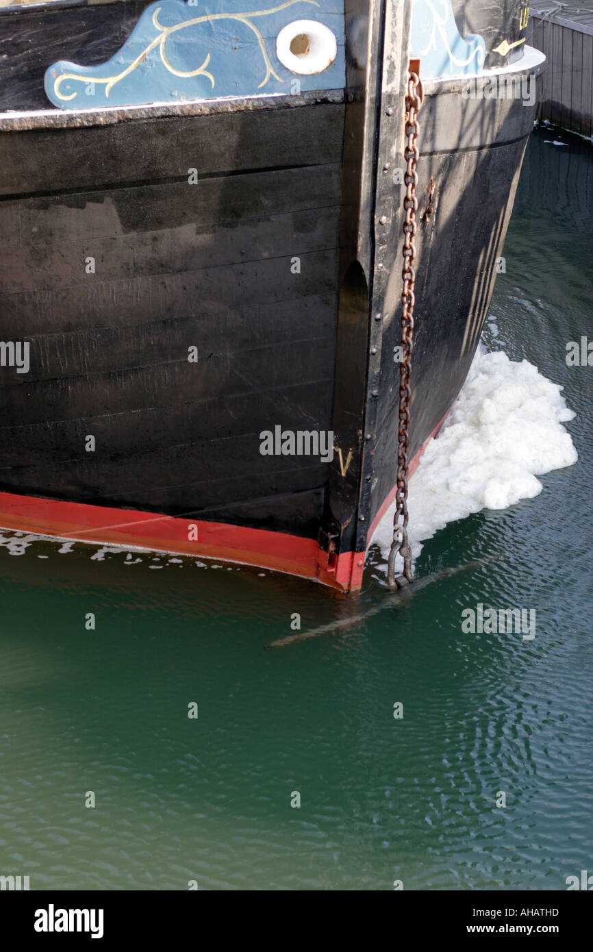 Detail of bow of wooden sailing barge with anchor and chain Stock Photo ...