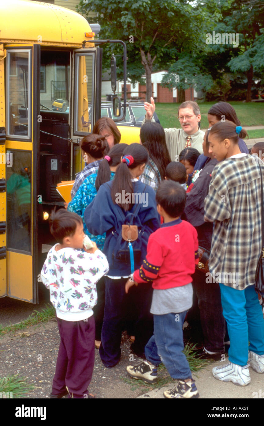 Teen school bus usa hi-res stock photography and images - Alamy