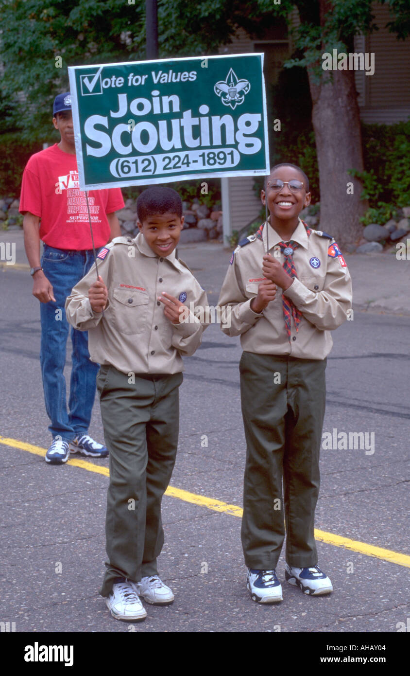 Marching boy scouts hi-res stock photography and images - Alamy