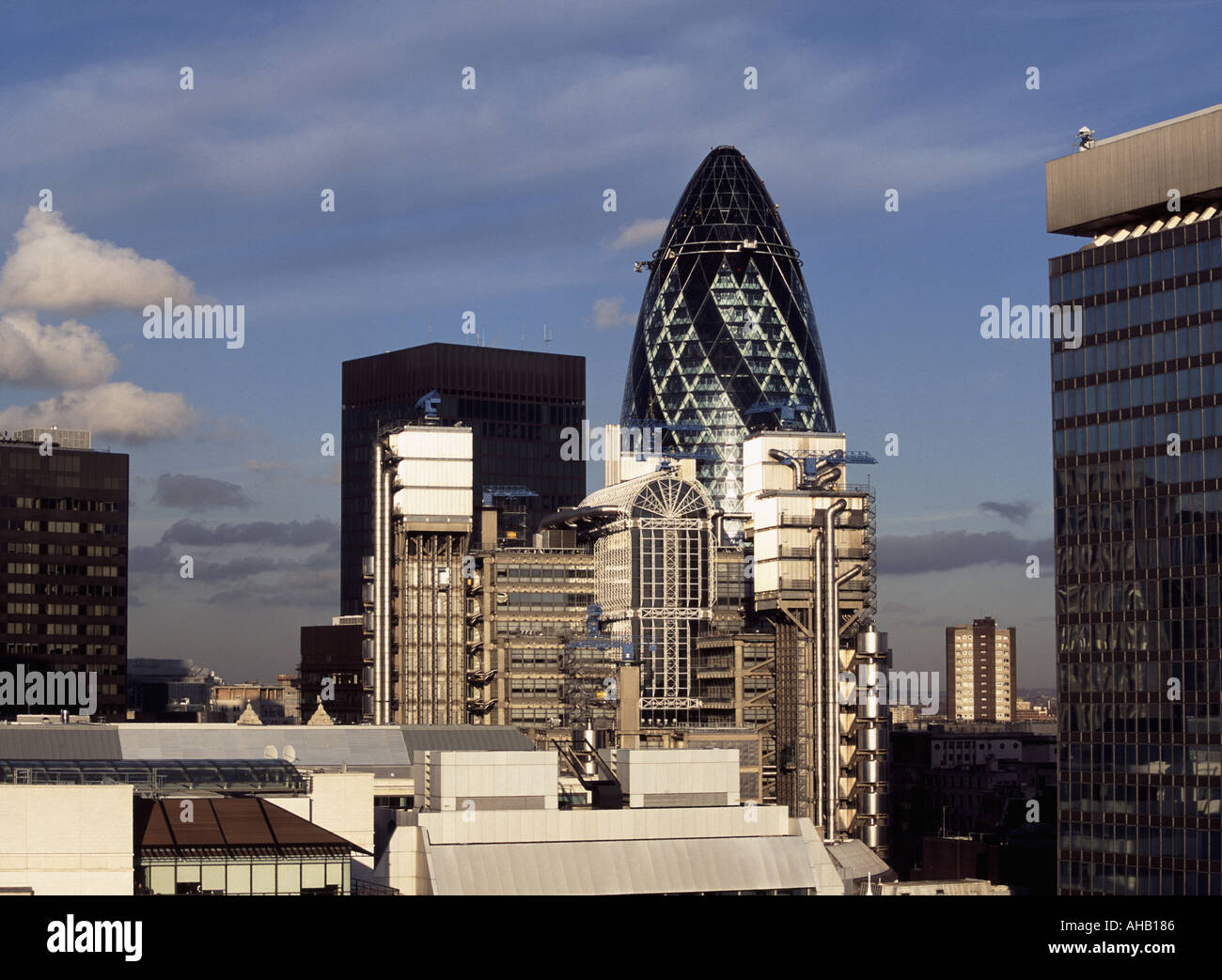 Unusual buildings london hi-res stock photography and images - Alamy