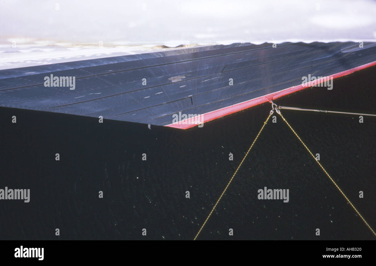 Queen mary ship bow hi-res stock photography and images - Alamy