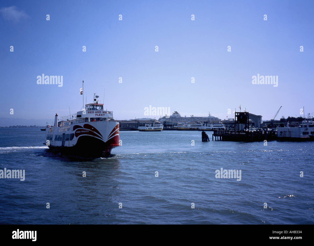 White ferry hi-res stock photography and images - Alamy