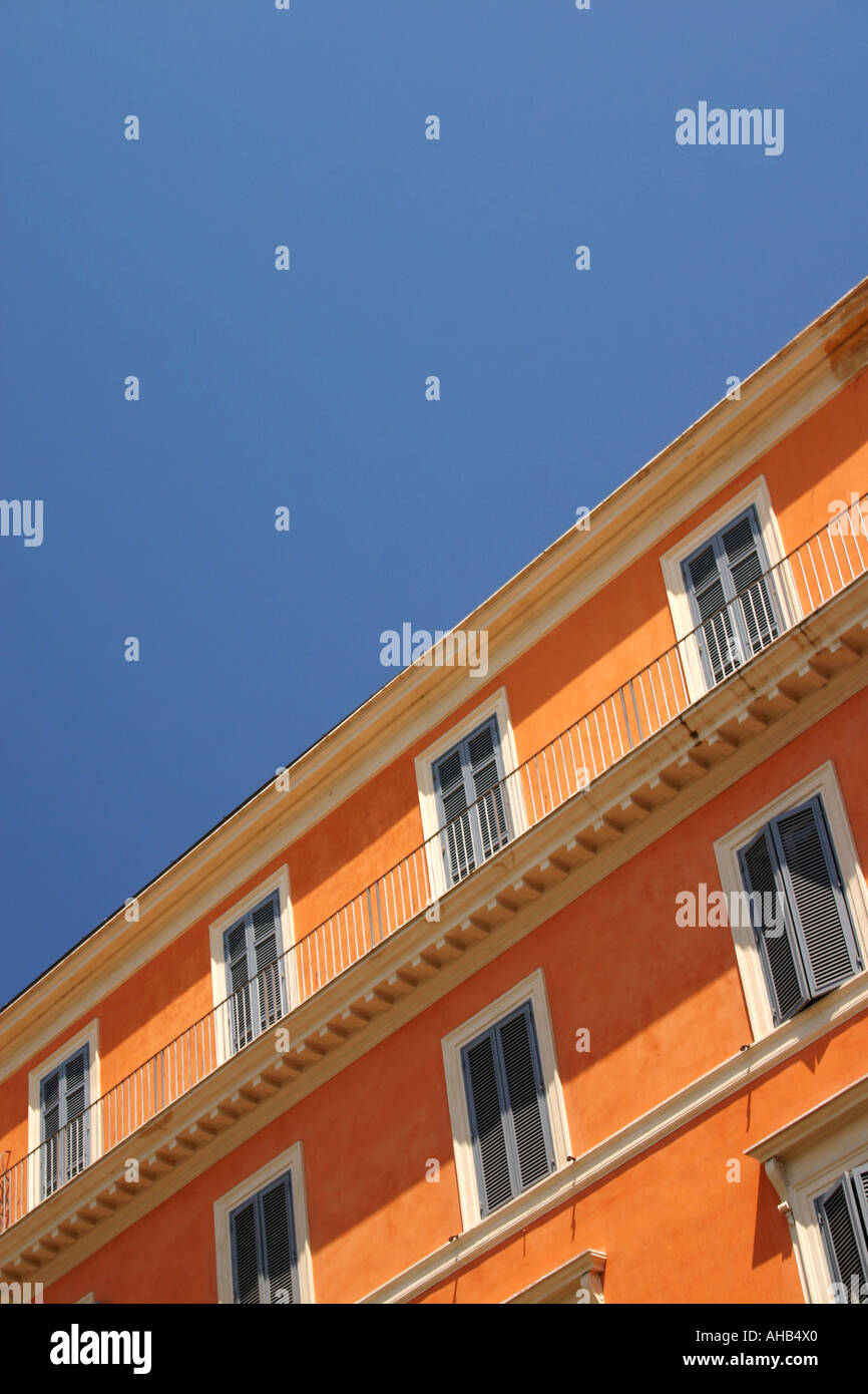Slanted building facade hi-res stock photography and images - Alamy