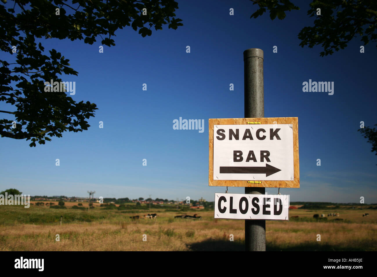 Closed snack bar hi-res stock photography and images - Alamy