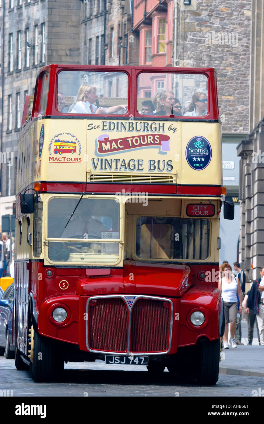 Open top tour bus on Edinburgh's Royal Mile Stock Photo - Alamy