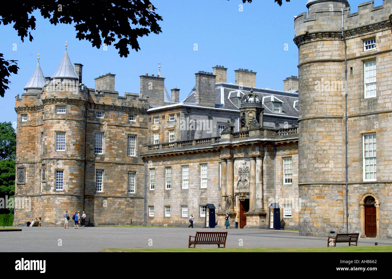 Palace of holyrood mary queen of scots hi-res stock photography and ...