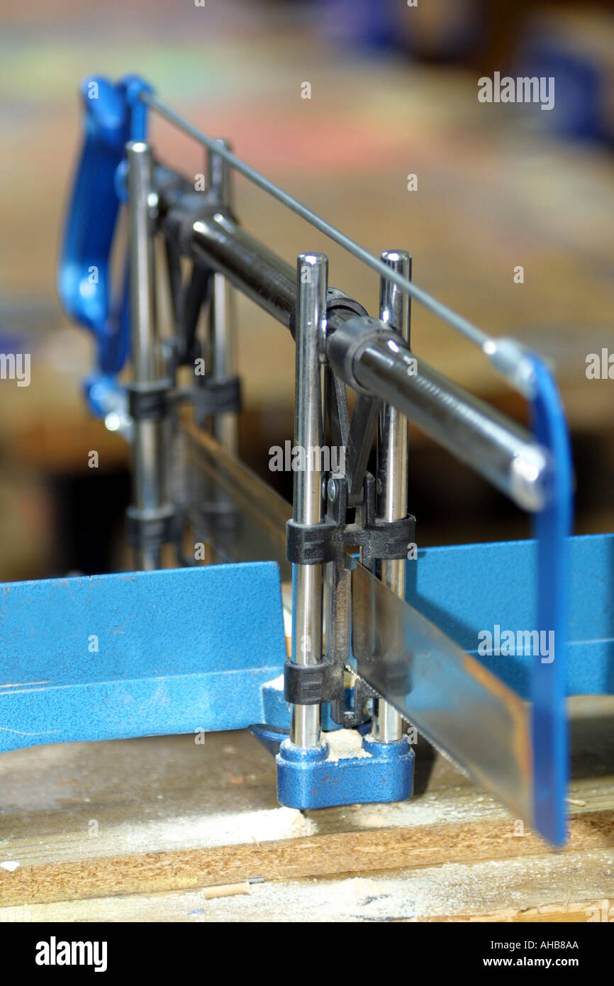 Dovetail joint table hi-res stock photography and images - Alamy