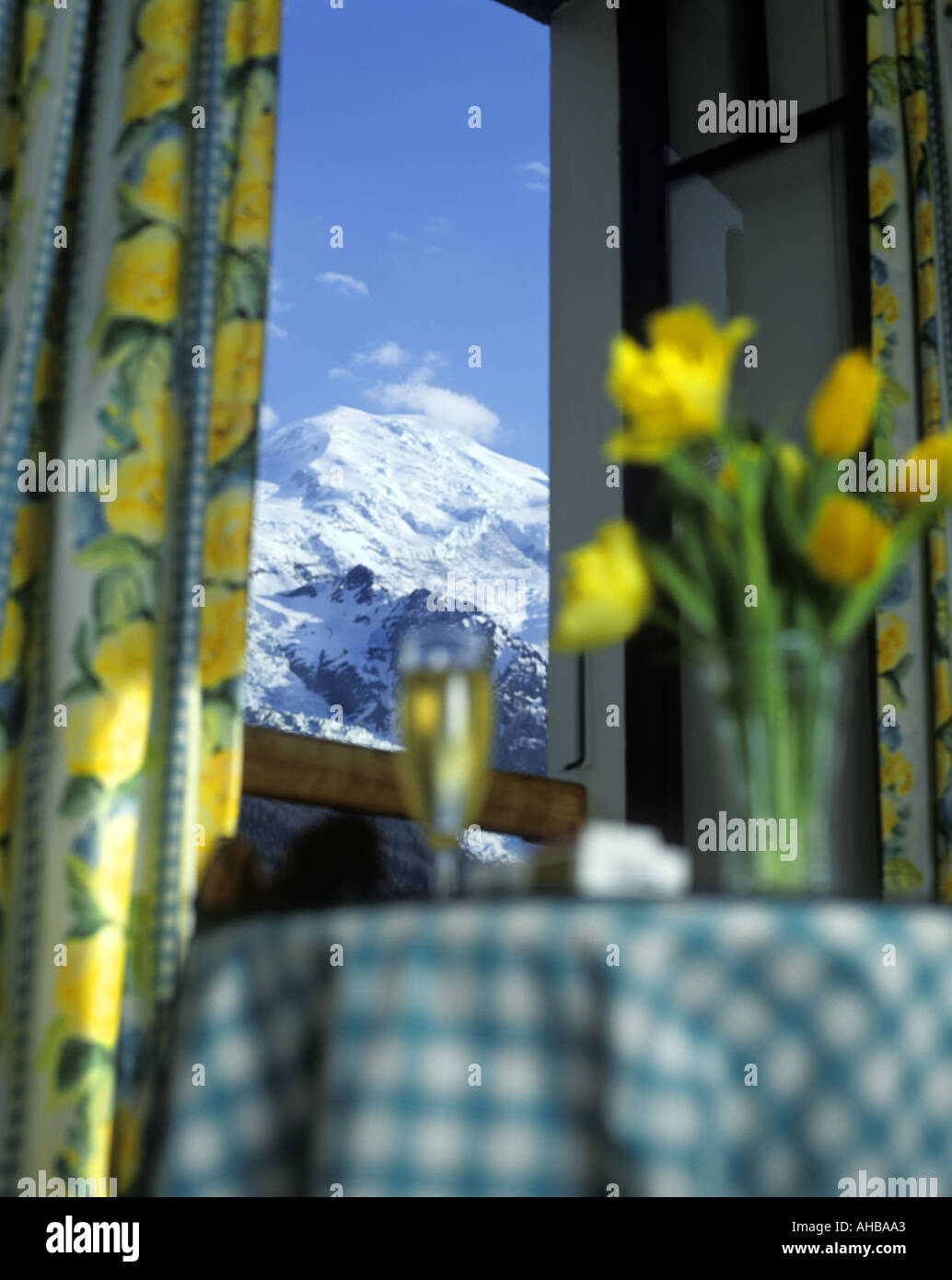 Ski chalet interior hi-res stock photography and images - Alamy