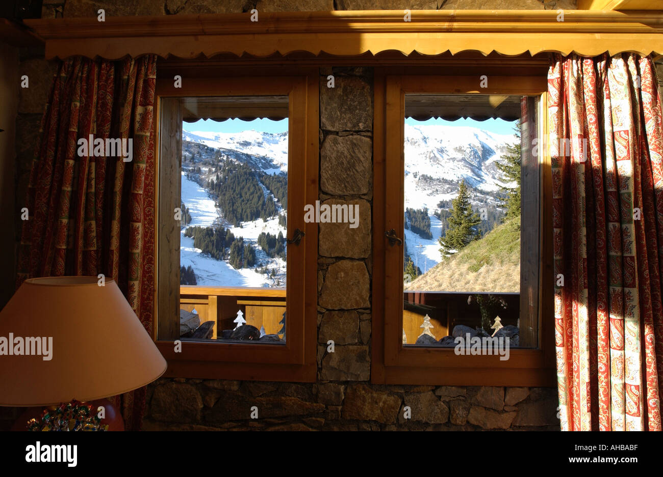 Ski chalet interior view hi-res stock photography and images - Alamy