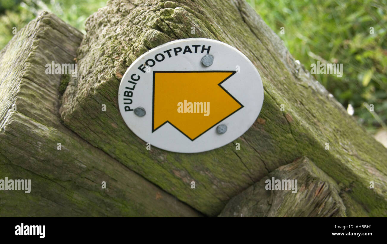 Footpathe hi-res stock photography and images - Alamy