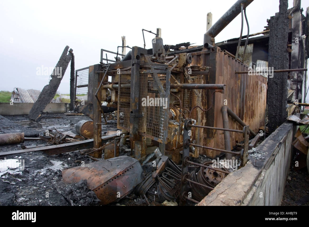 Burned factory building hi-res stock photography and images - Alamy