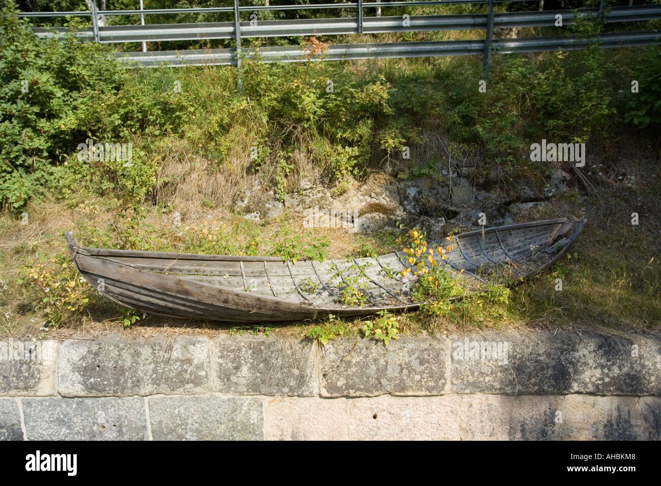 Wreck ruin boat decay rowing boat hi-res stock photography and images ...