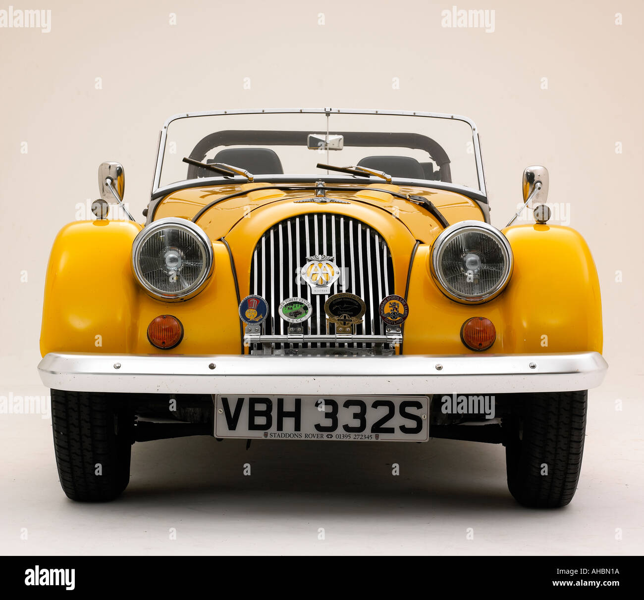 British car badges hi-res stock photography and images - Alamy