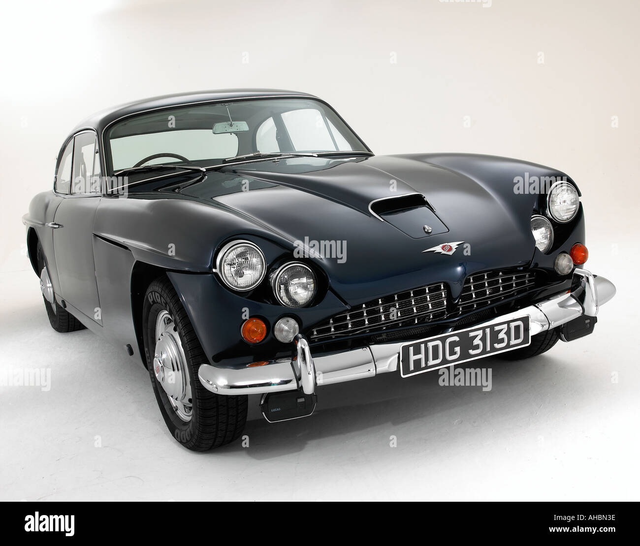 1965 Jensen CV8 Mk3 Stock Photo - Alamy