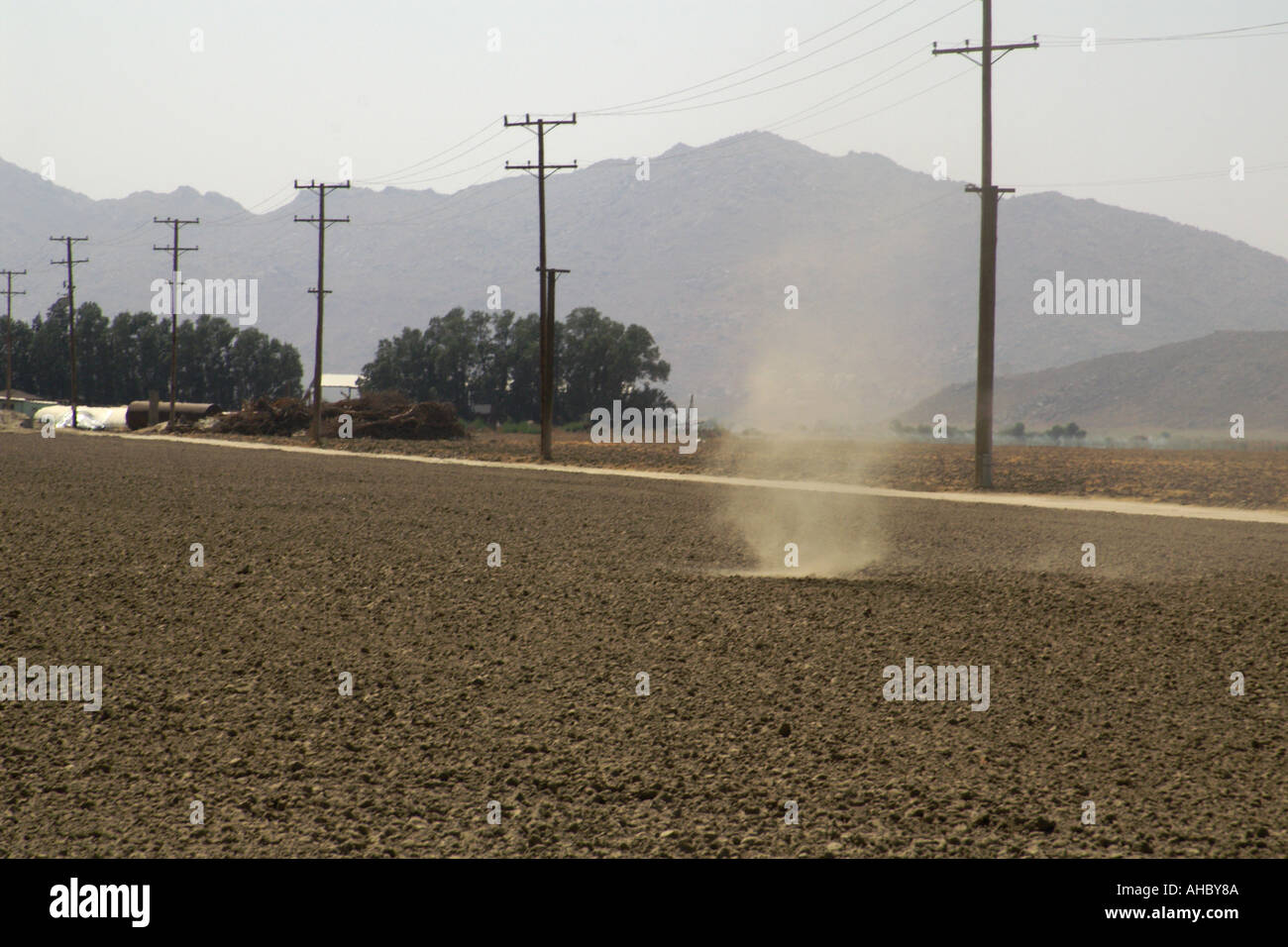 Dust devil california hi-res stock photography and images - Alamy