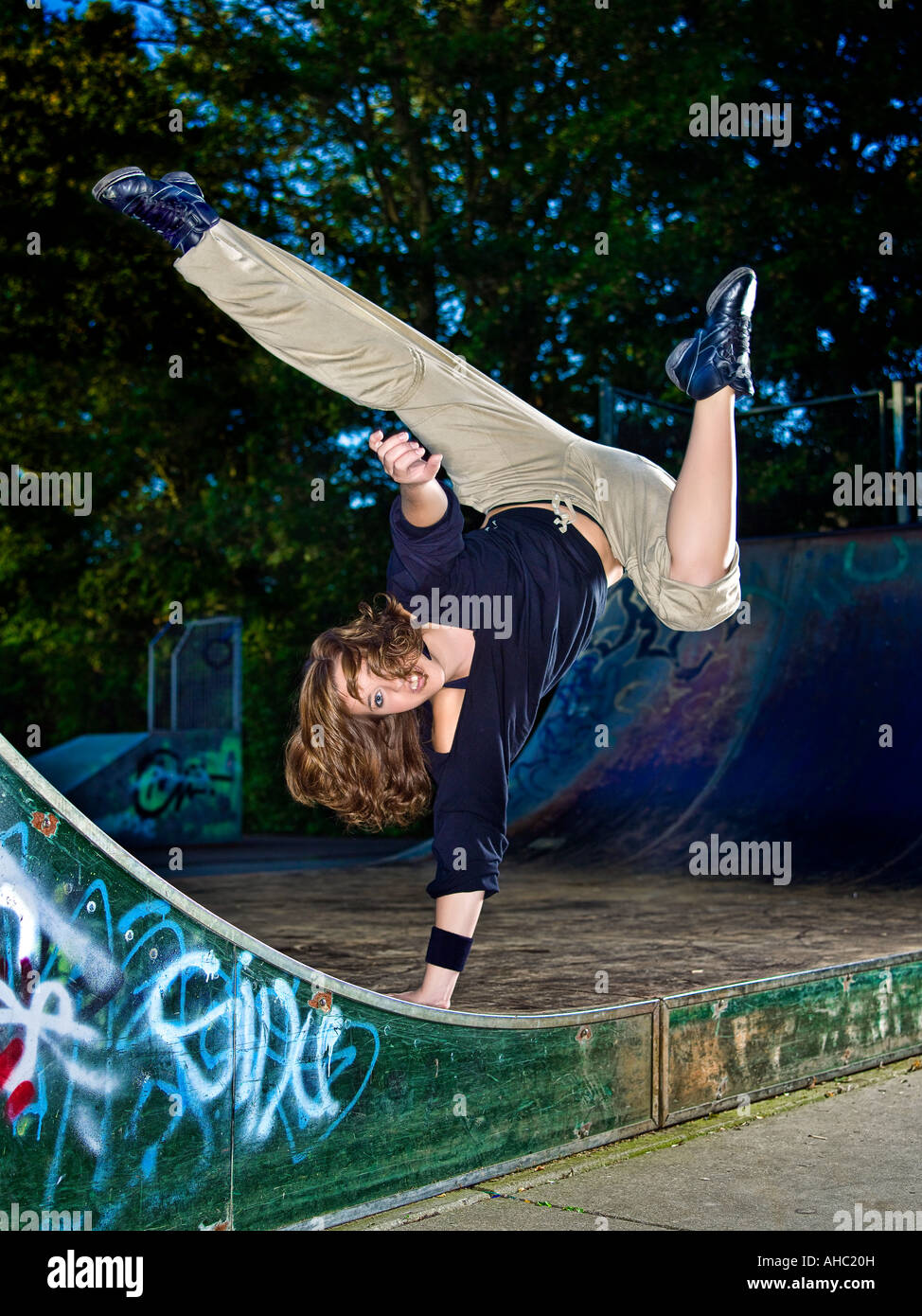 Dancer in skatepark Stock Photo - Alamy