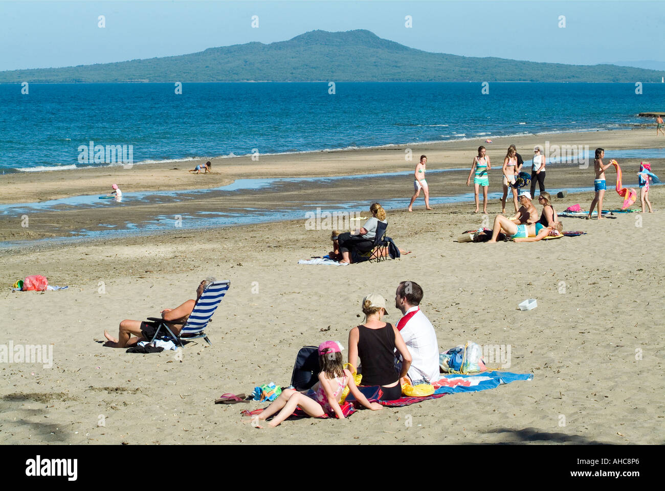 Mairangi bay beach hi-res stock photography and images - Alamy
