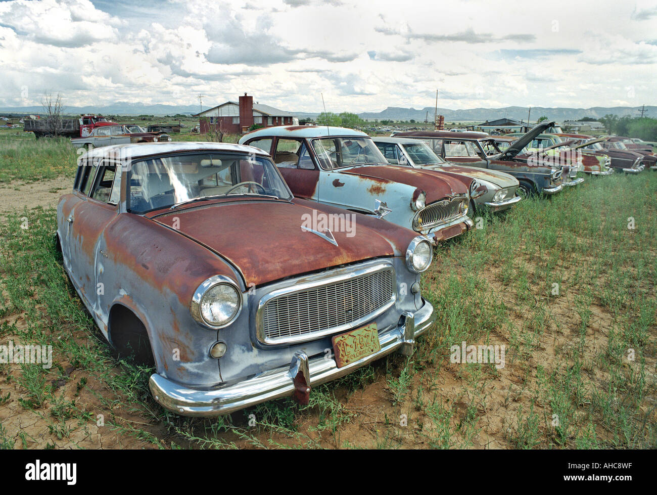 1950s junkyard hi-res stock photography and images - Alamy