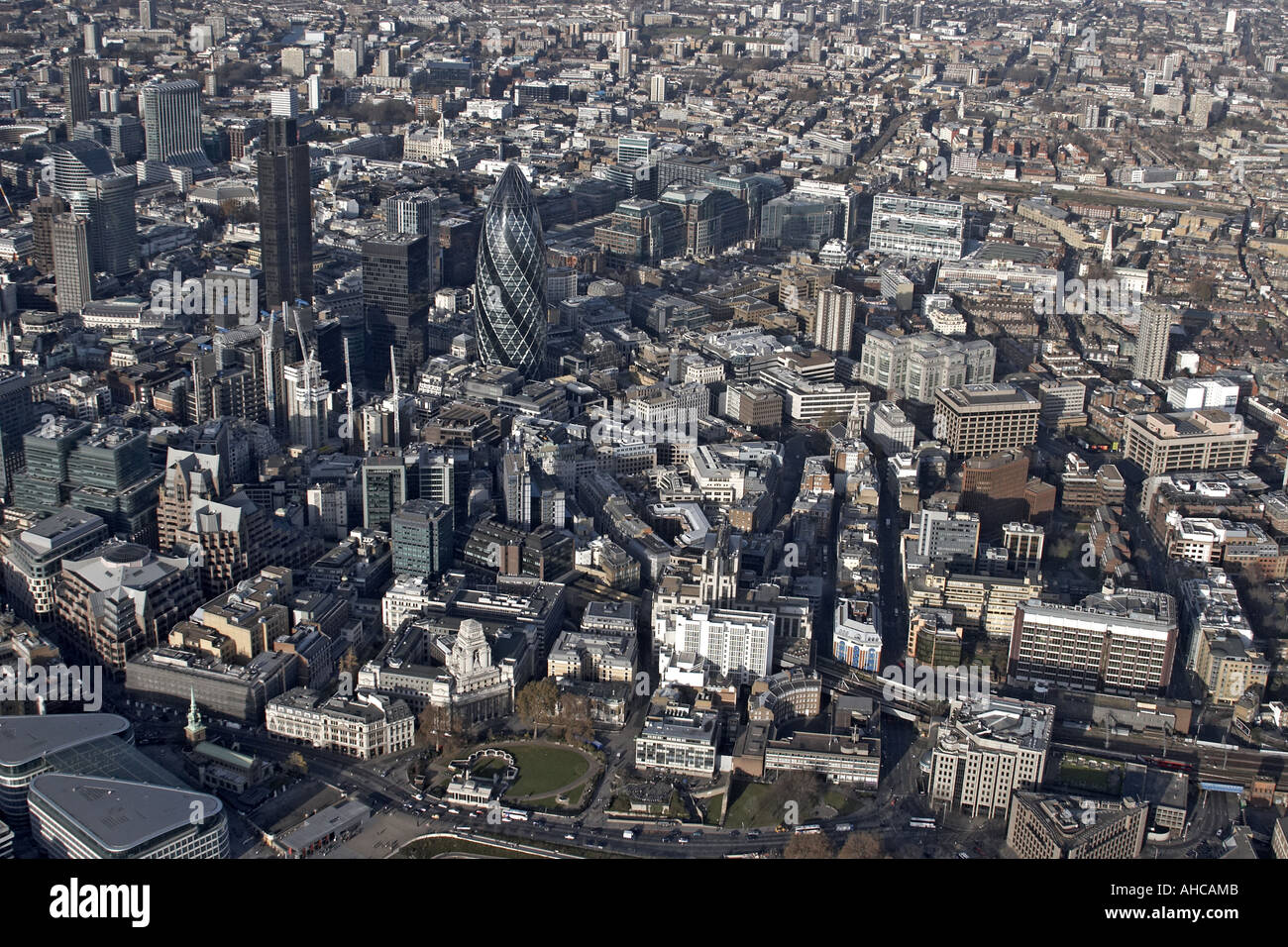 The gherkin building from the ground hi-res stock photography and ...