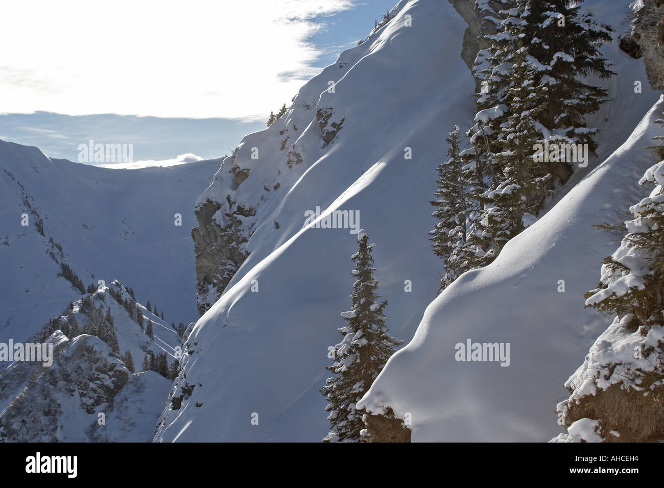 View of snow covered mountains from Pointe de Nyon Stock Photo - Alamy