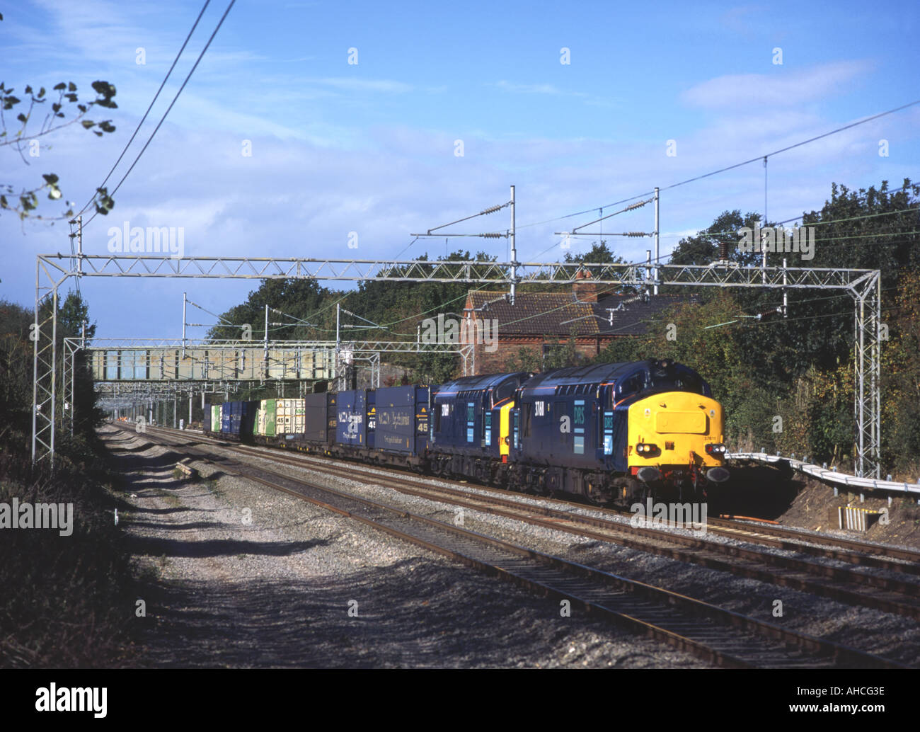 Drs class 37 locomotive hi-res stock photography and images - Alamy