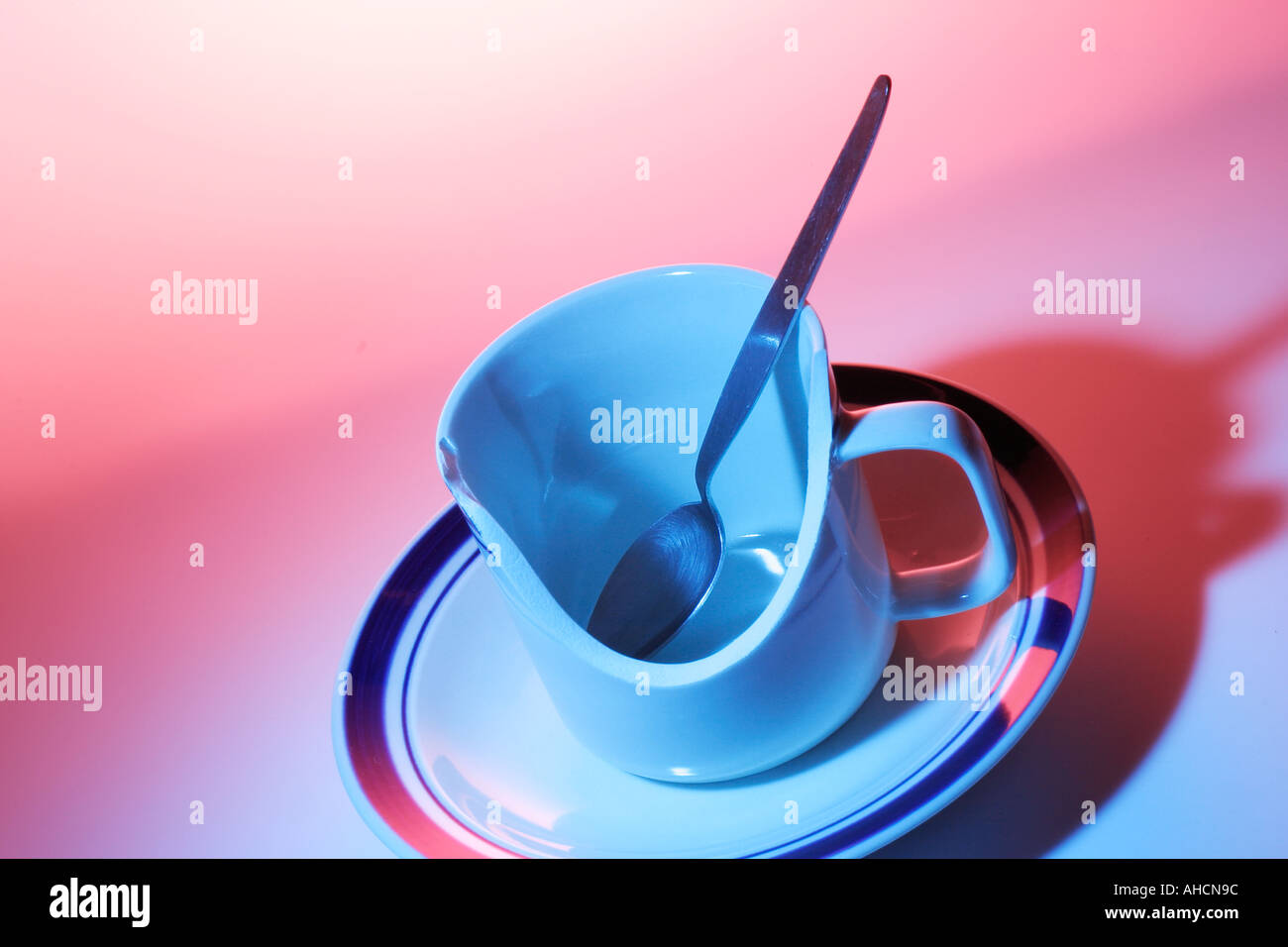 Broken teacup hi-res stock photography and images - Alamy