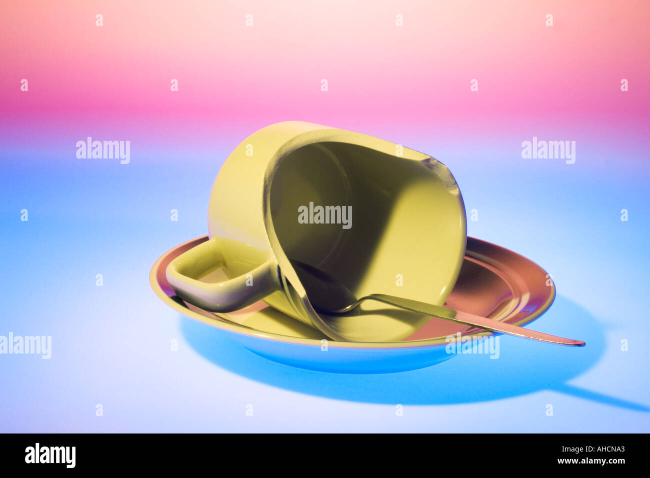 Broken teacup hi-res stock photography and images - Alamy
