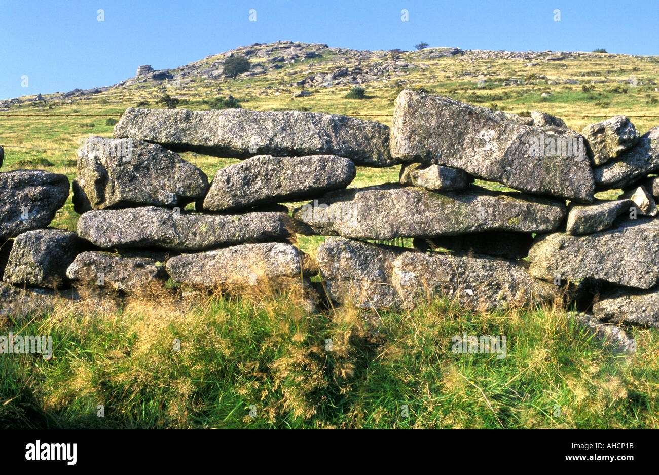Stone wall fence dartmoor hi-res stock photography and images - Alamy