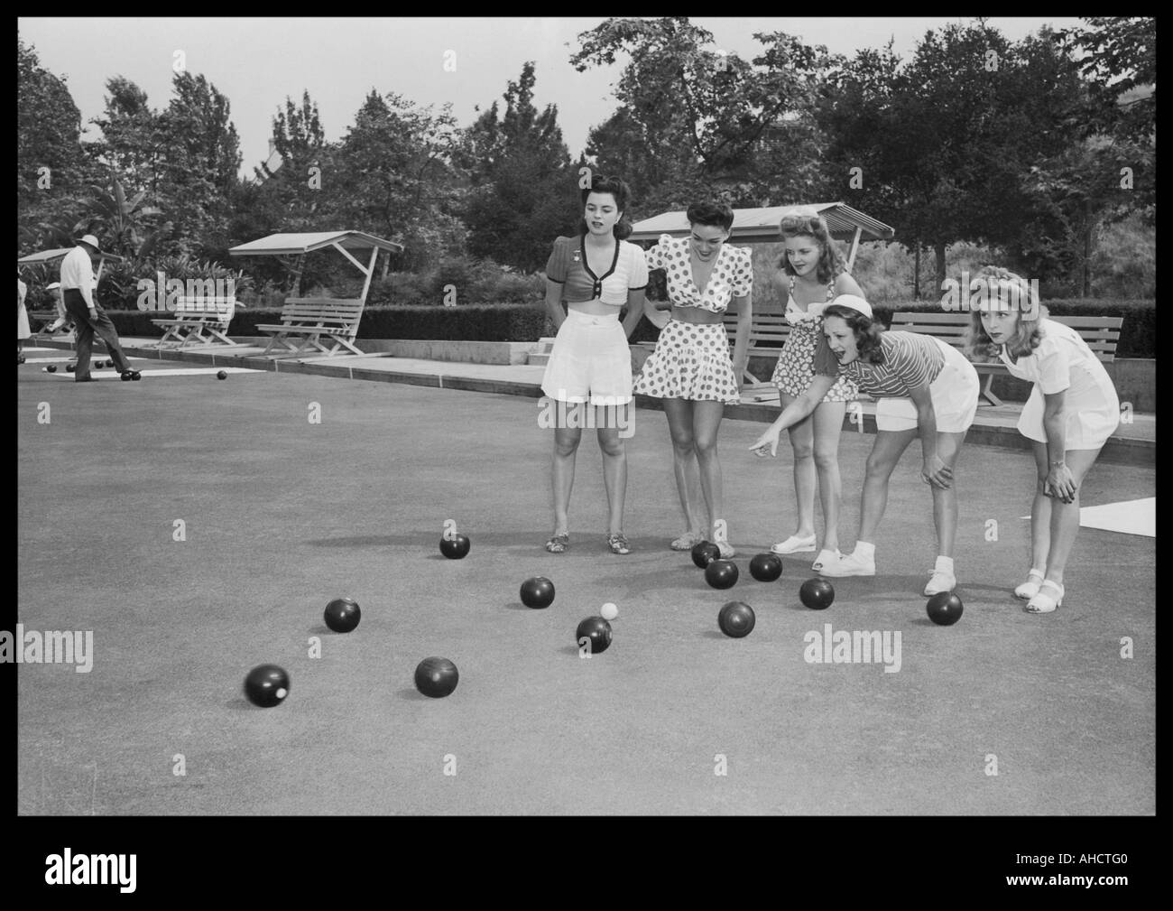 5 Girls Play Bowls Stock Photo - Alamy