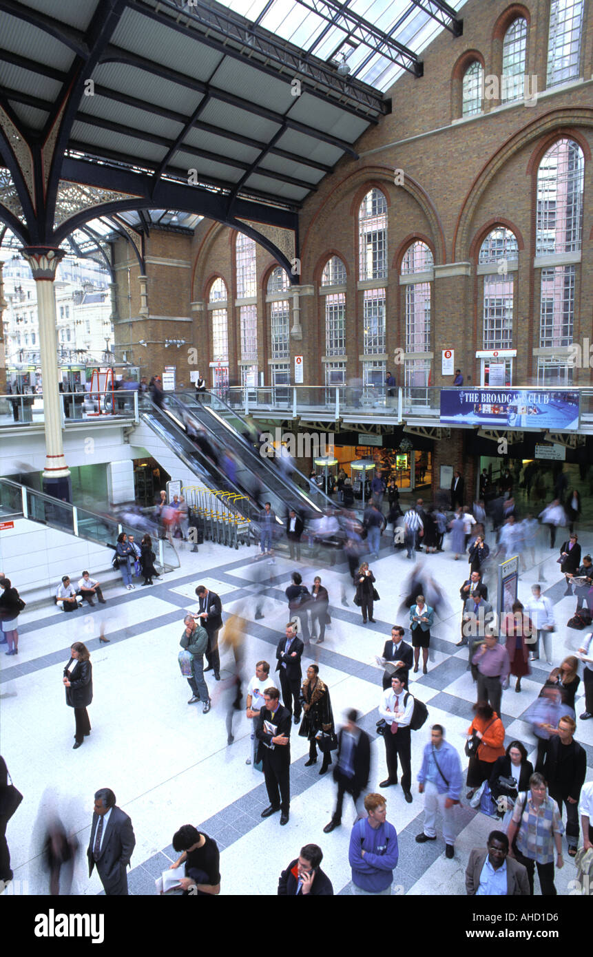 Escalator liverpool street station london hi-res stock photography and ...