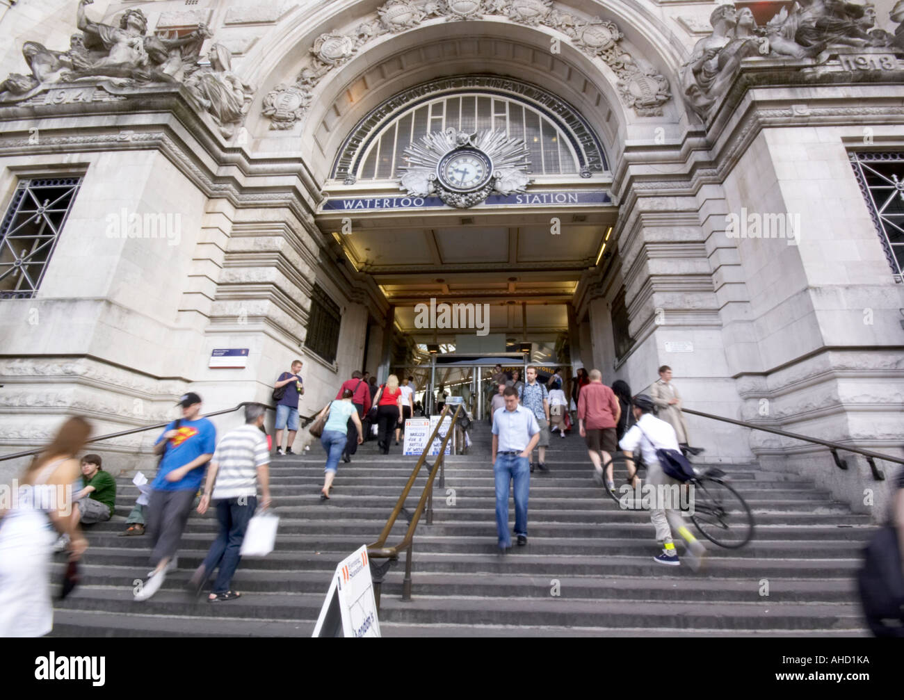 blurred commuters at rush hour Waterloo Station main entrance Stock ...
