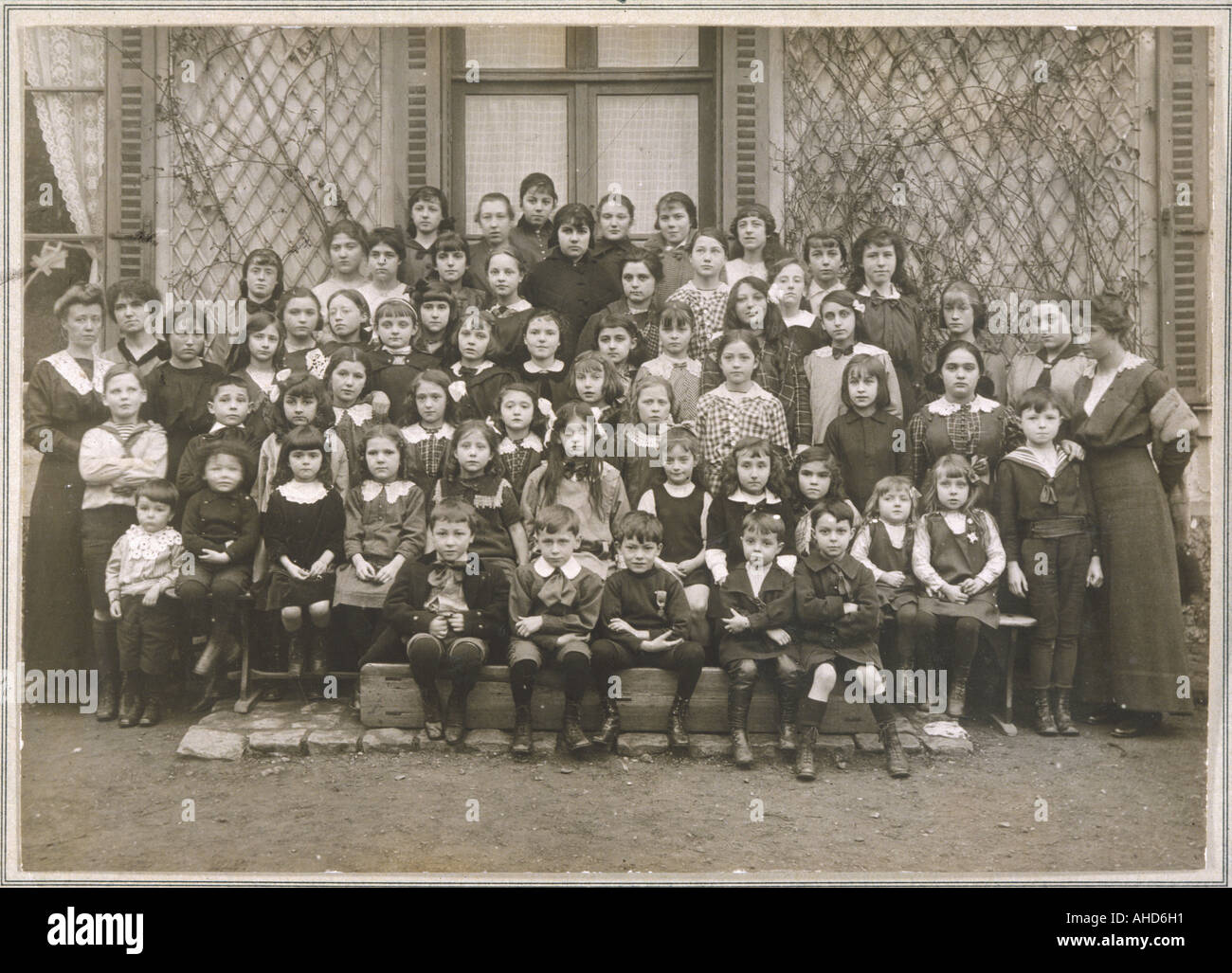 Boys school france hi-res stock photography and images - Alamy