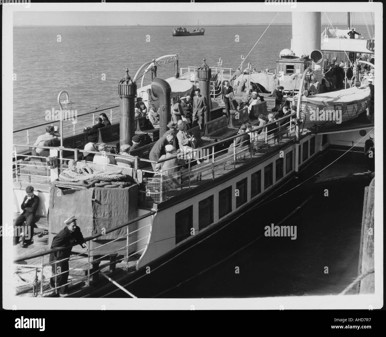 Passengers on deck of steamer hi-res stock photography and images - Alamy
