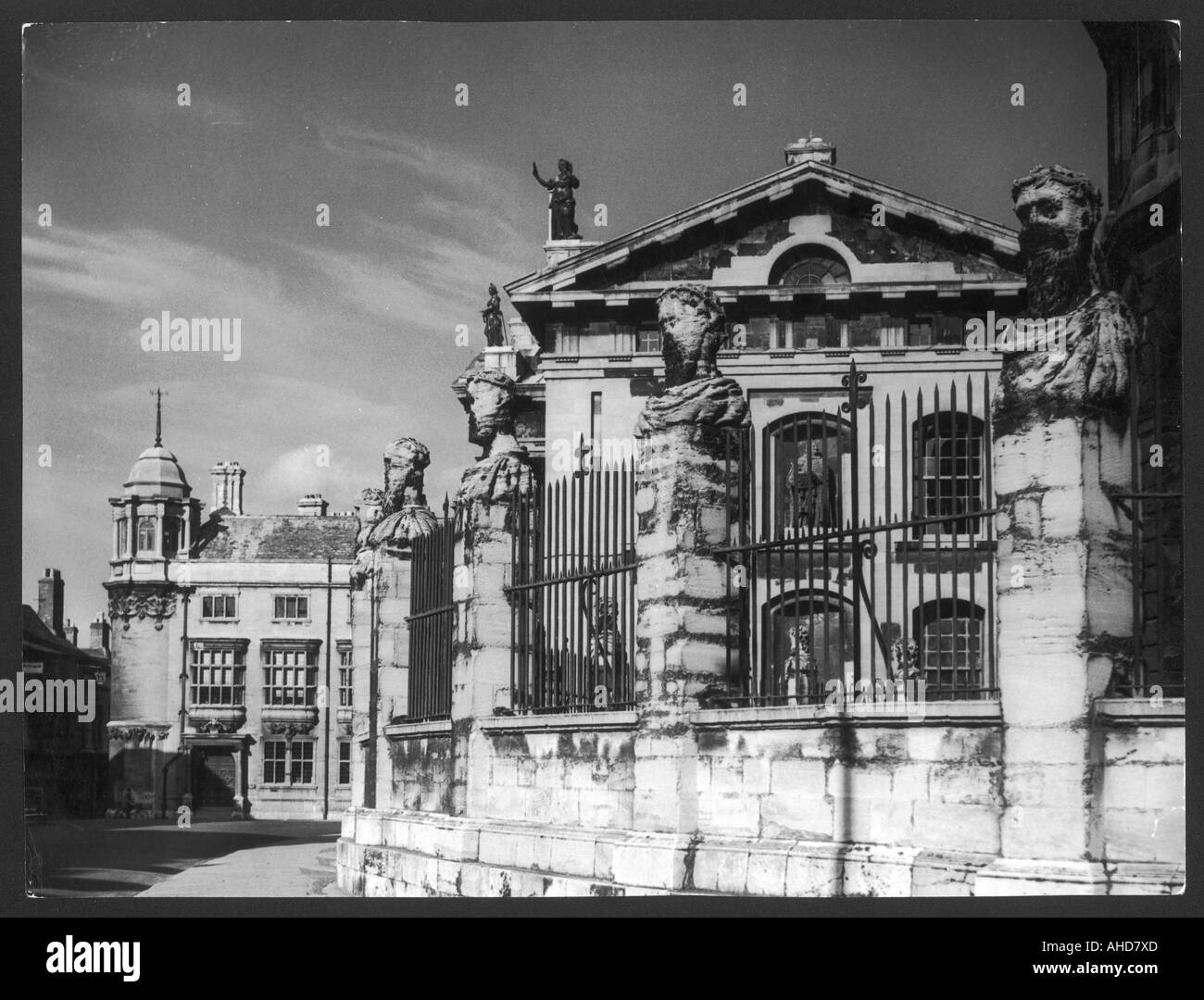 Clarendon press hi-res stock photography and images - Alamy