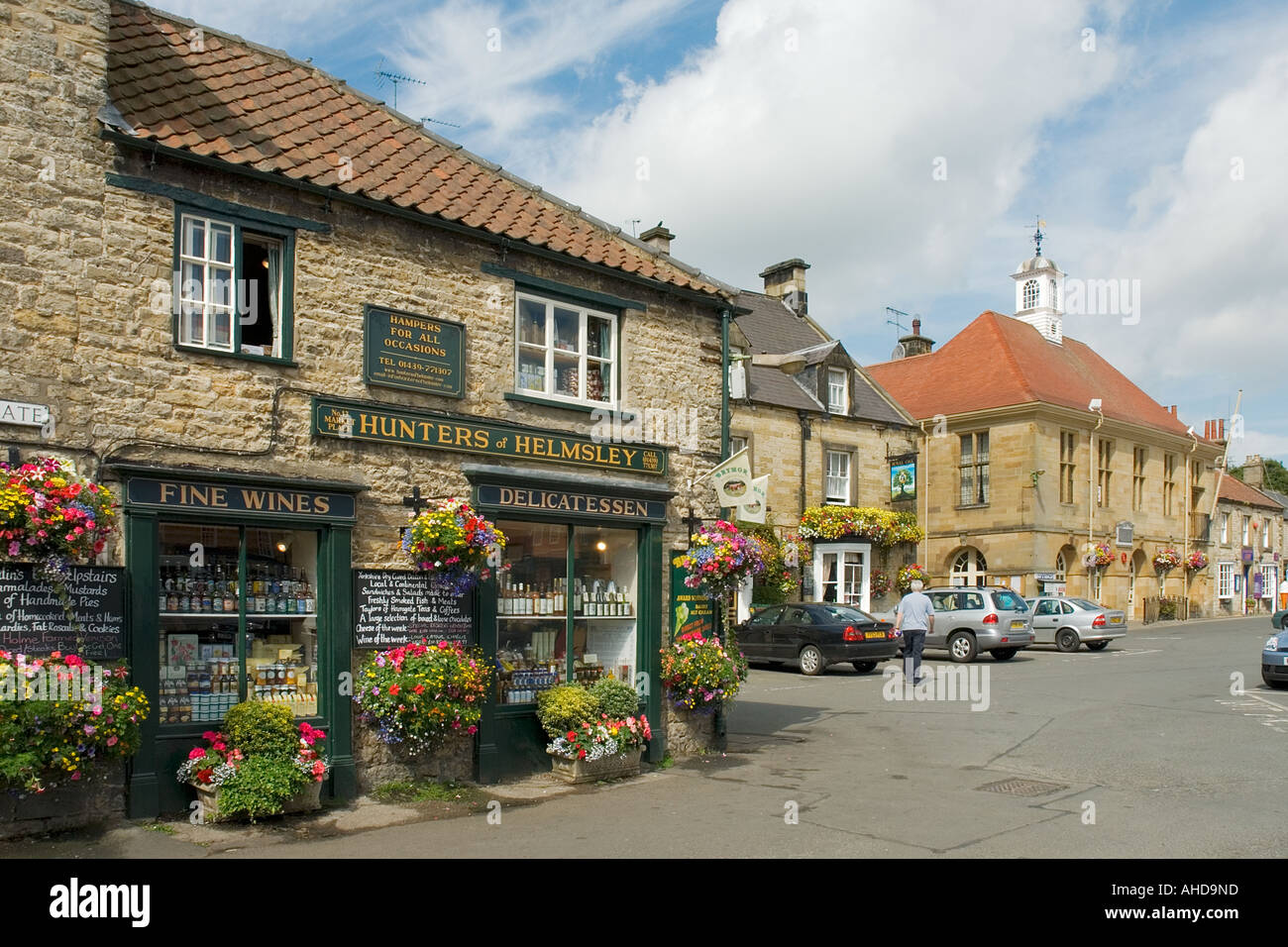 The market square in helmsley hi-res stock photography and images - Alamy