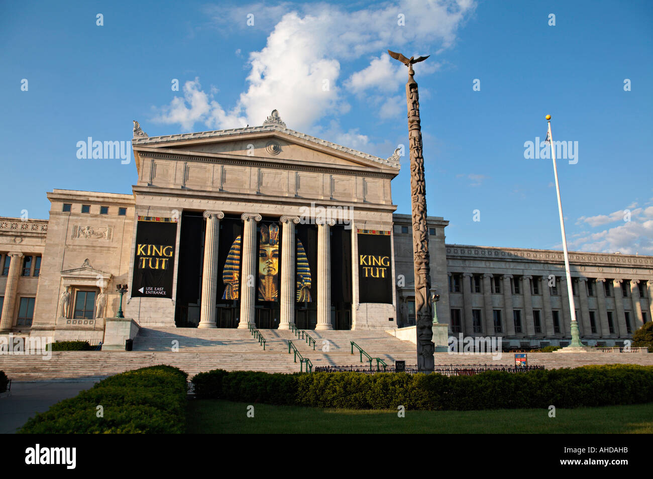 MUSEUMS Chicago Illinois North entrance to Field Museum of Natural ...