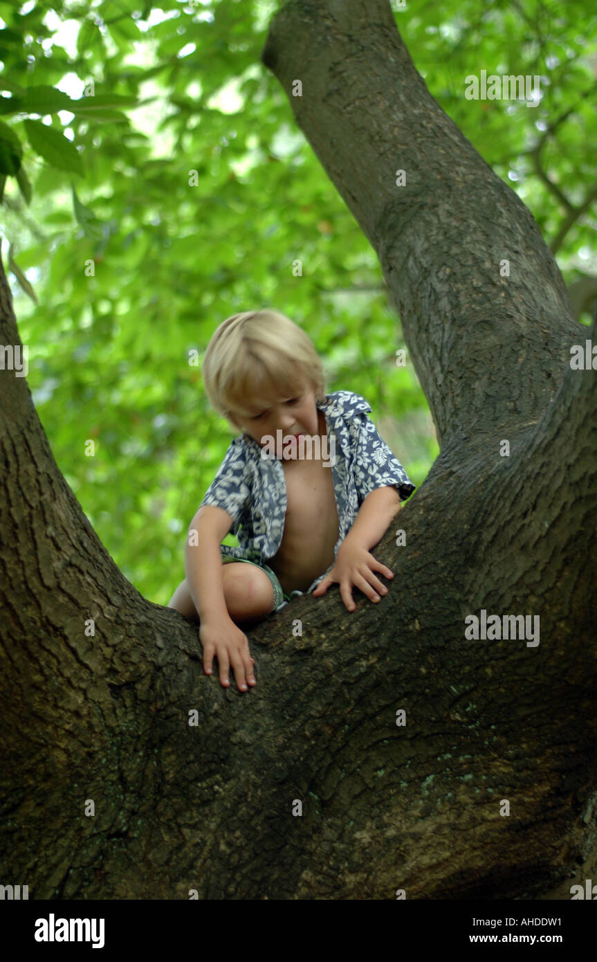 Child graze fall hi-res stock photography and images - Alamy