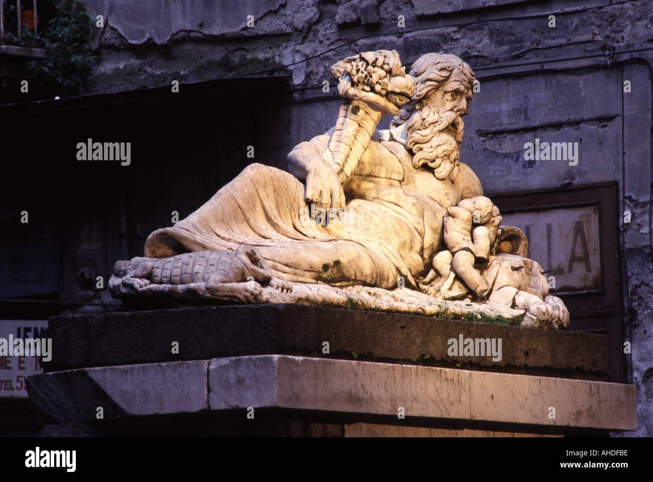 Statue of the nile naples hi-res stock photography and images - Alamy