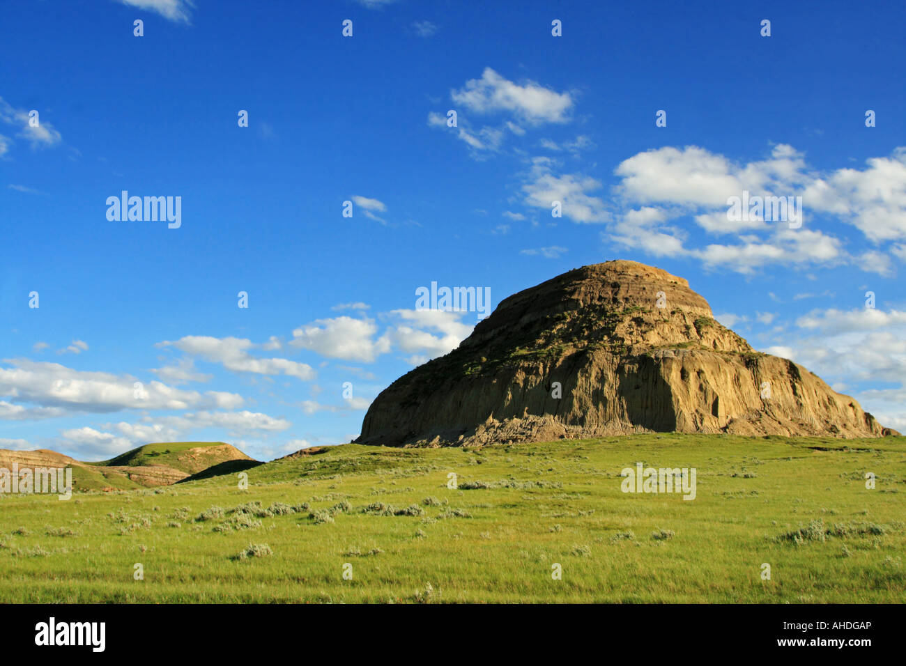 Butte in the big muddy badlands hi-res stock photography and images - Alamy