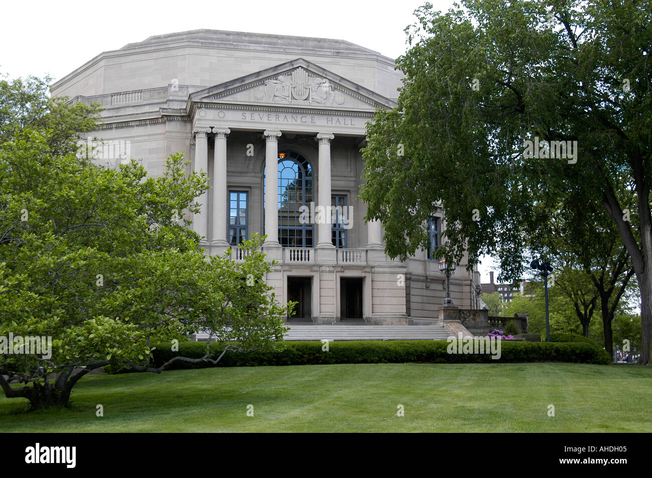Cleveland orchestra performance hall hi-res stock photography and ...